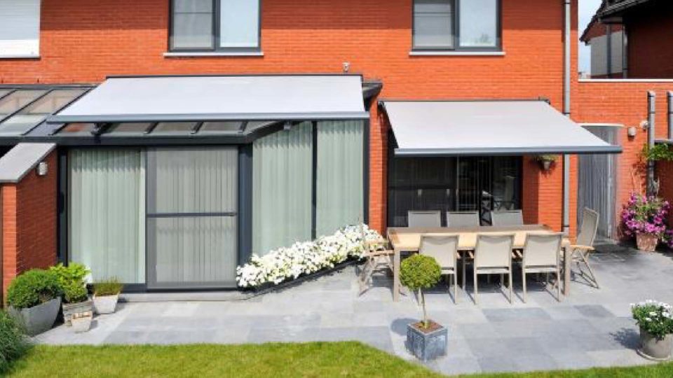 Store véranda Brustor, protégez votre véranda de la chaleur